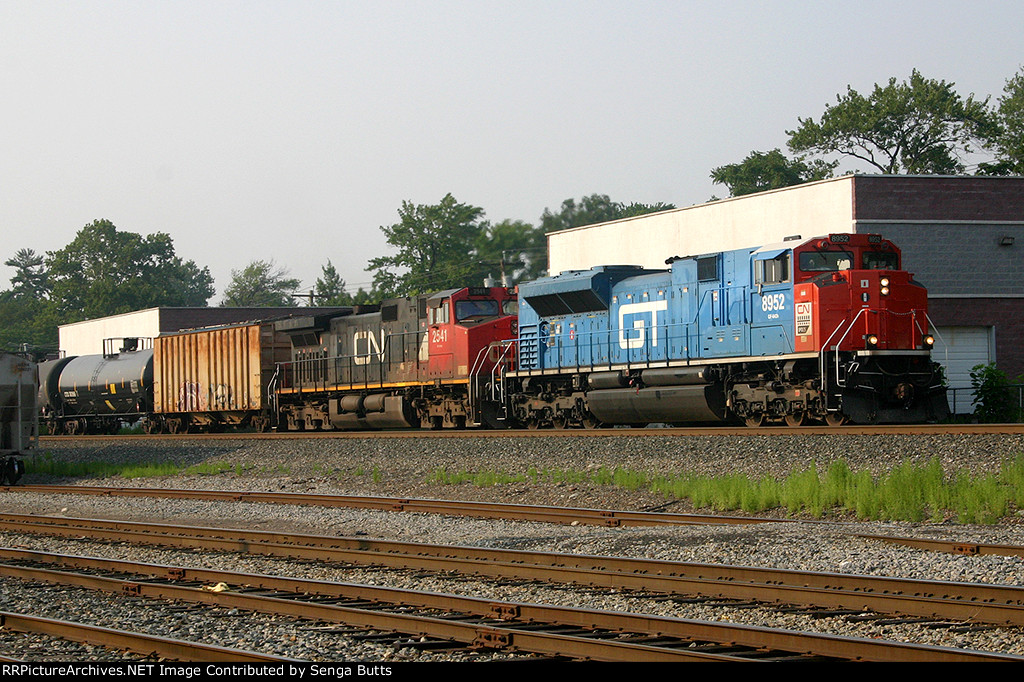 CN GTW 8952 Heritage Unit